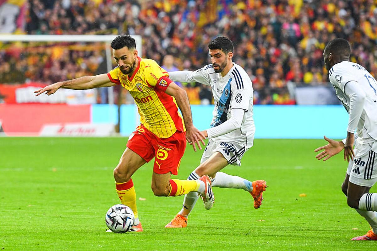 RC Lens - Adrien Thomasson vante les mérites de Pierre Sage et sa ...